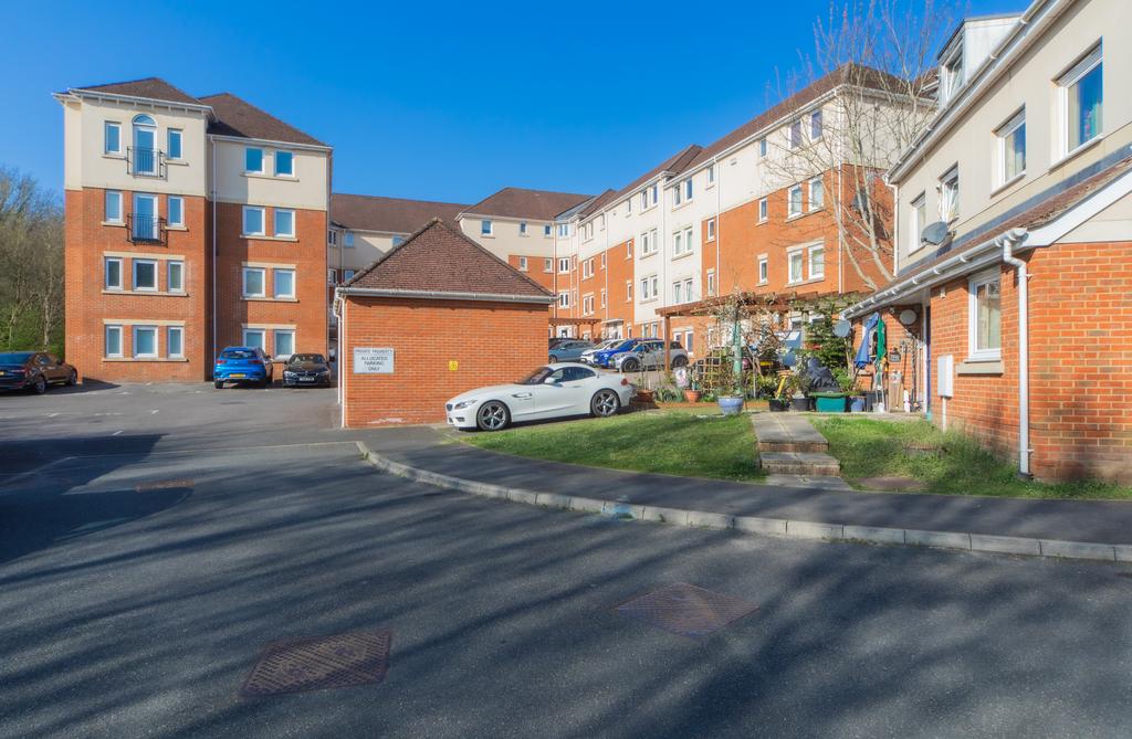 Queripel Close, Tunbridge Wells TN2 1 bed flat for sale - £187,500