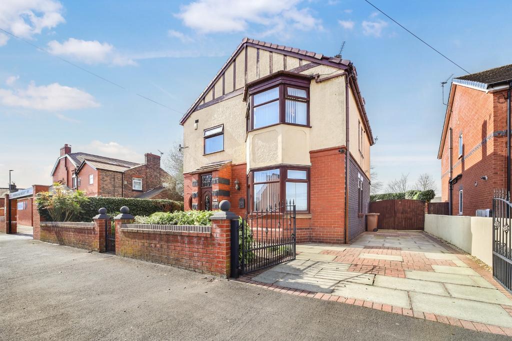 Link Avenue, St. Helens, Merseyside... 4 bed detached house for sale ...