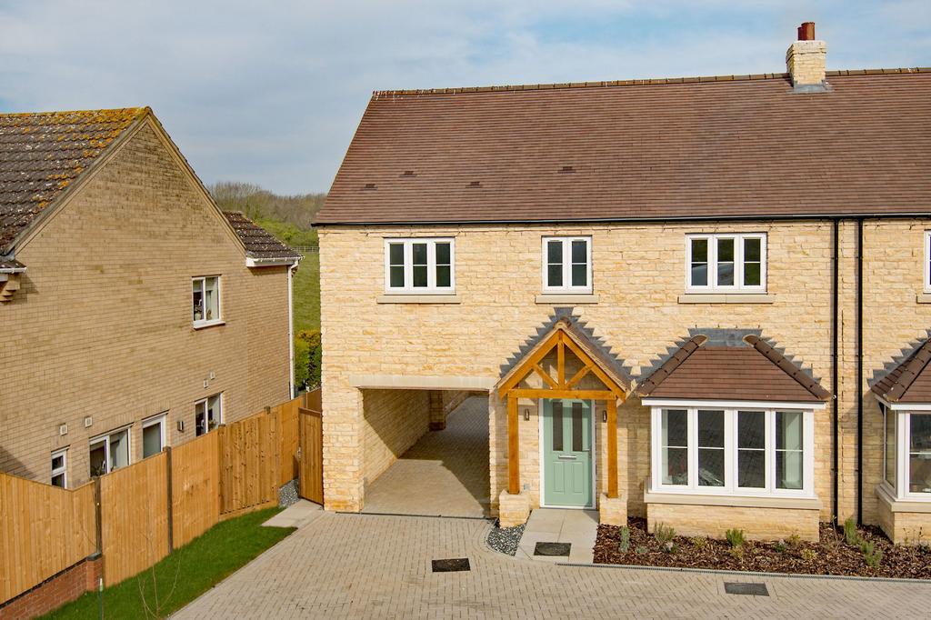 Stamford Road, Corby NN17 3 bed semi-detached house for sale - £400,000
