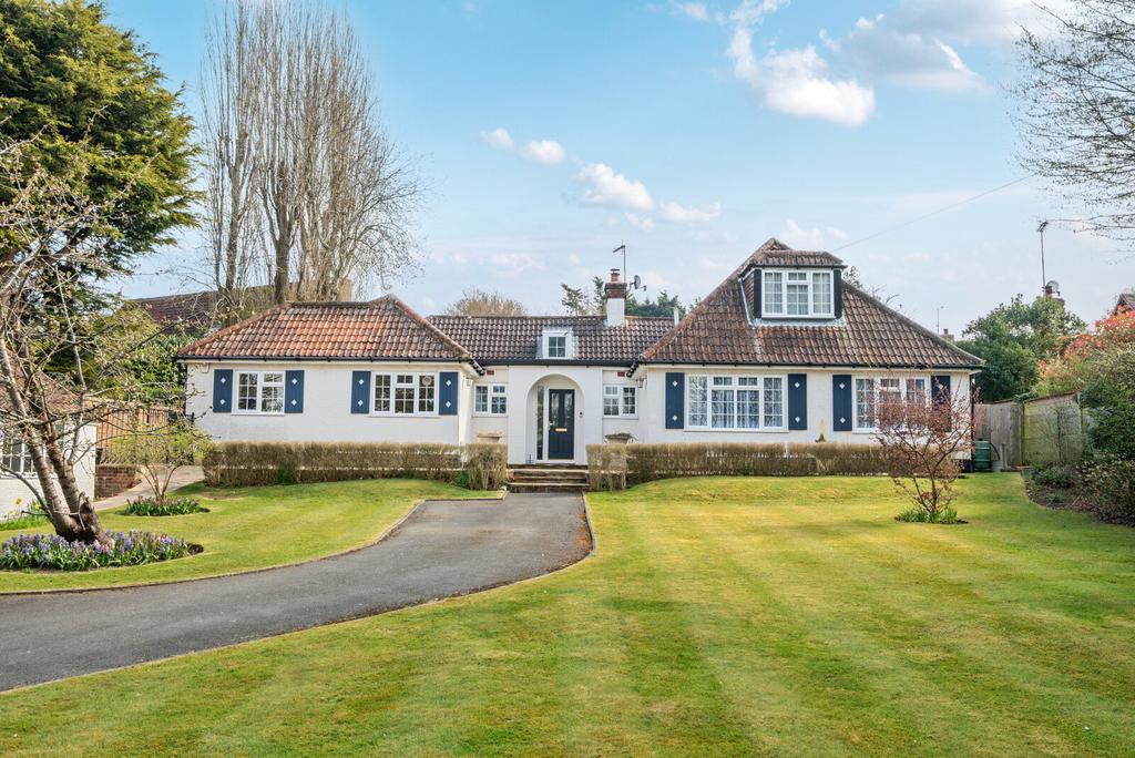 Ockham Road South, East Horsley, KT24 4 bed detached house for sale - £ ...