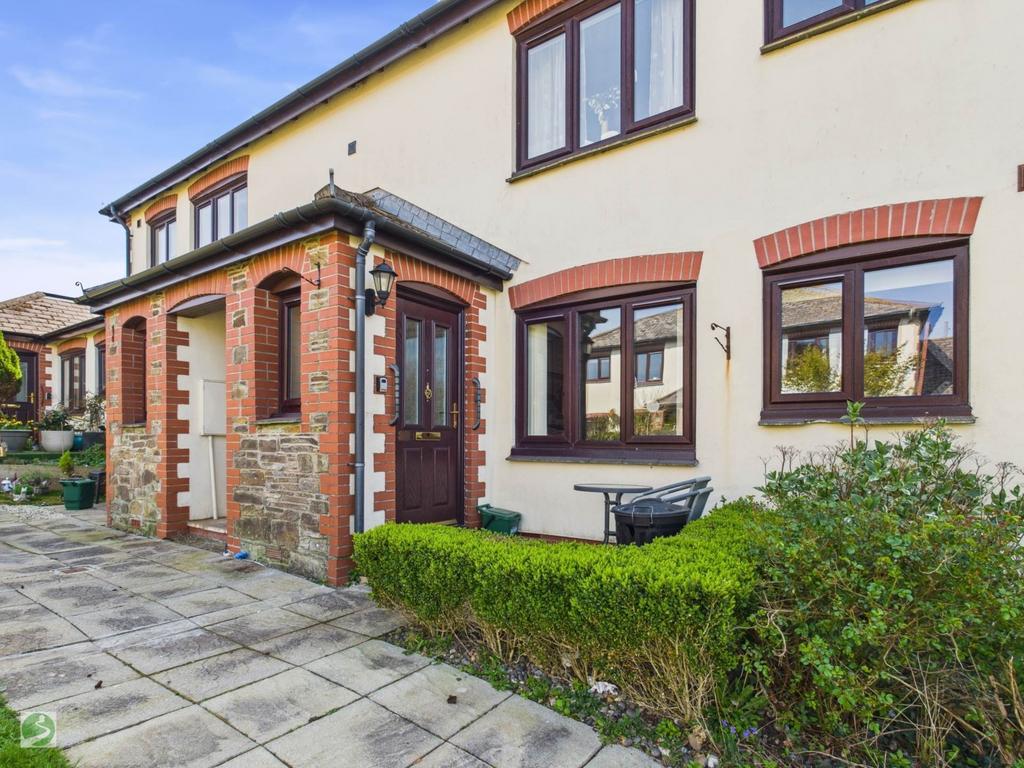Barbican Road, Looe PL13 2 bed flat for sale - £139,950