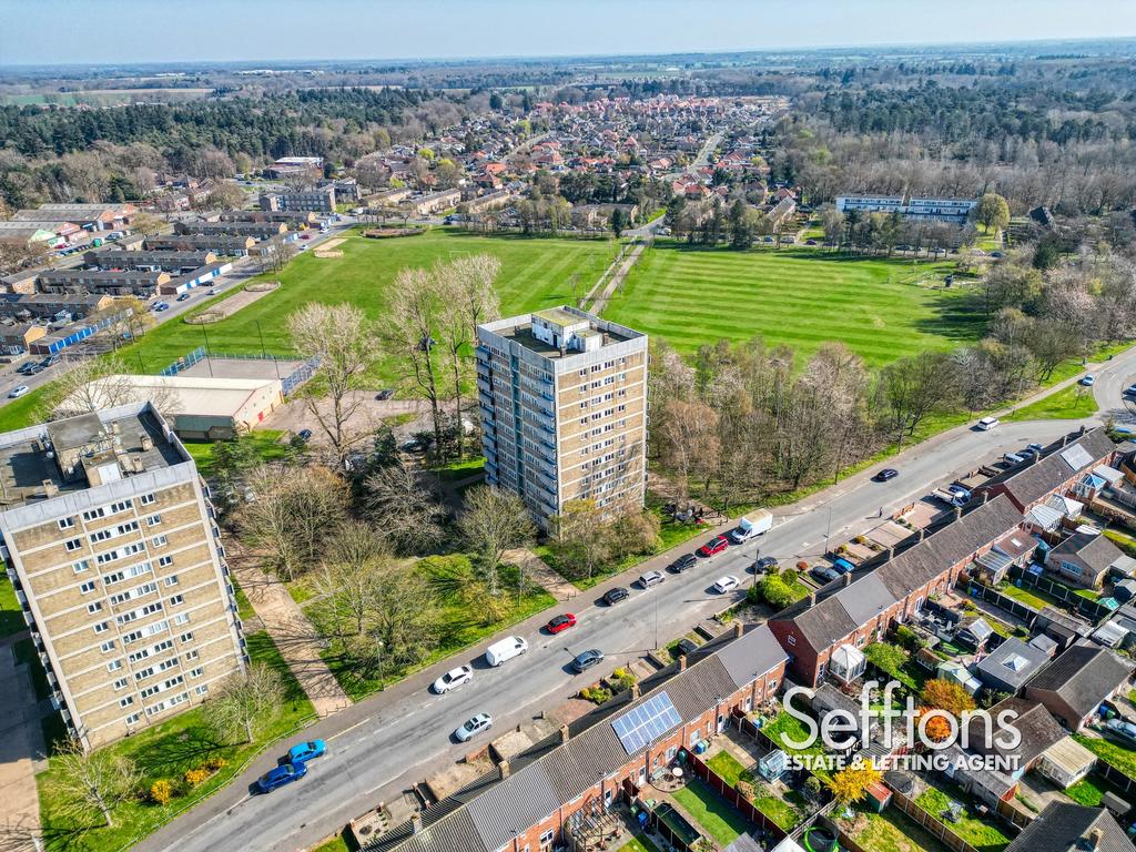 Compass Tower, Munnings Road... 2 bed flat for sale - £110,000