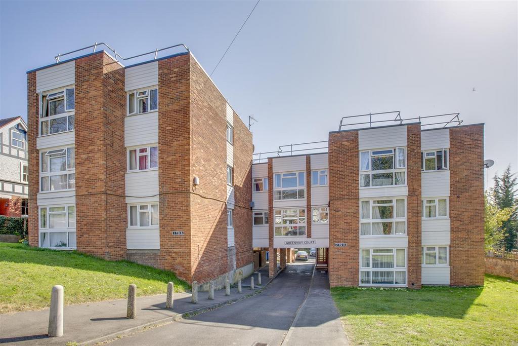 The Greenway, High Wycombe HP13 2 bed flat for sale - £200,000