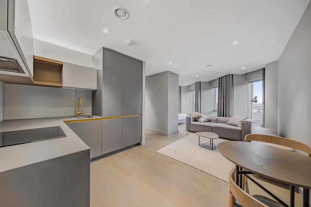 No.4, Upper Riverside, Cutter Lane... Studio to rent - £2,175 pcm (£502 pw)