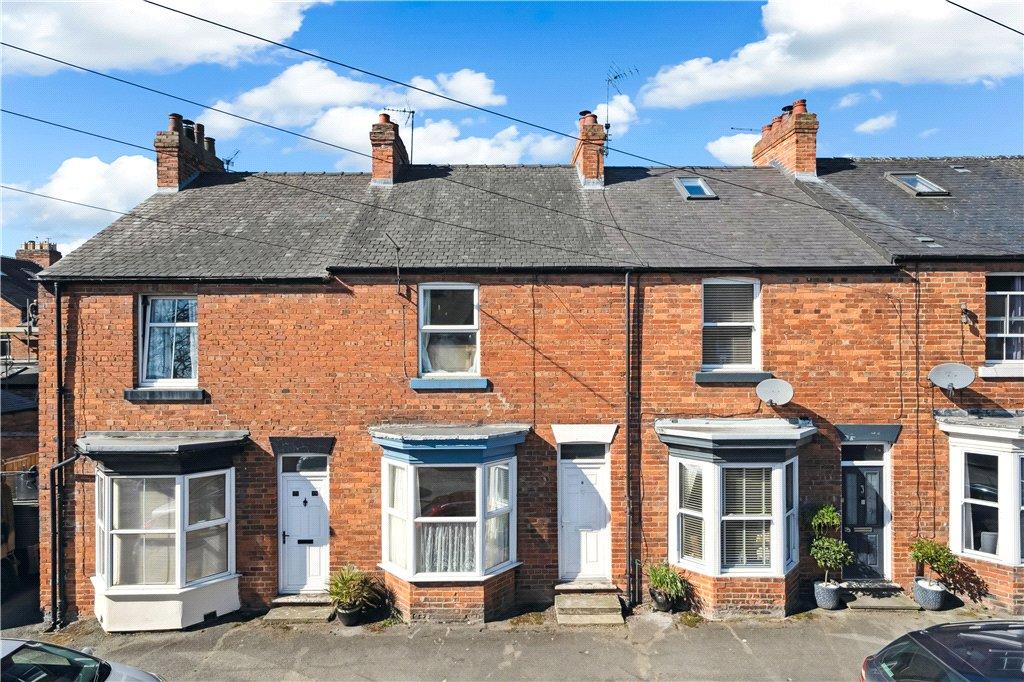 Ash Grove, Ripon, North Yorkshire 3 bed terraced house - £189,950