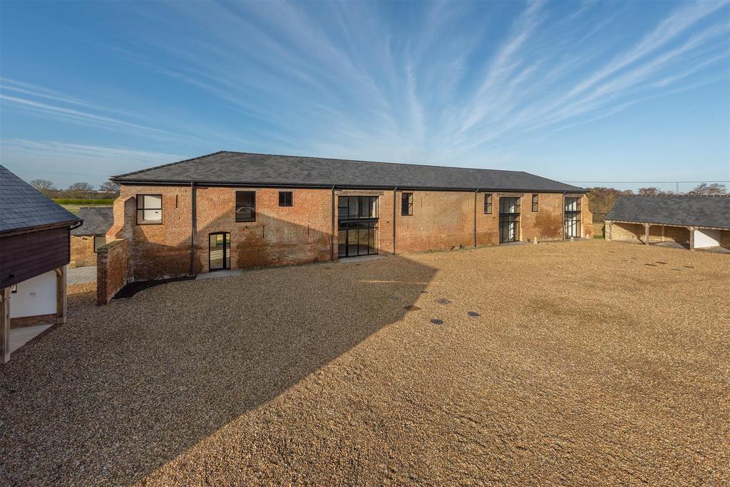 Frognal Farm Barns, Teynham 4 bed terraced house for sale - £750,000