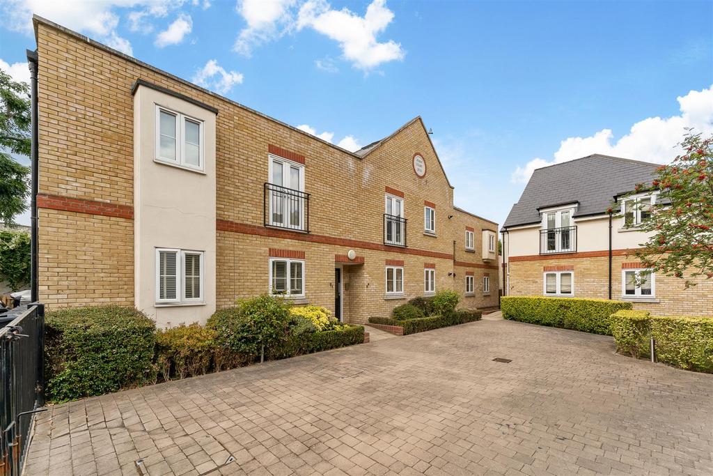 Nightingale Lane, Wanstead 1 bed flat for sale - £365,000