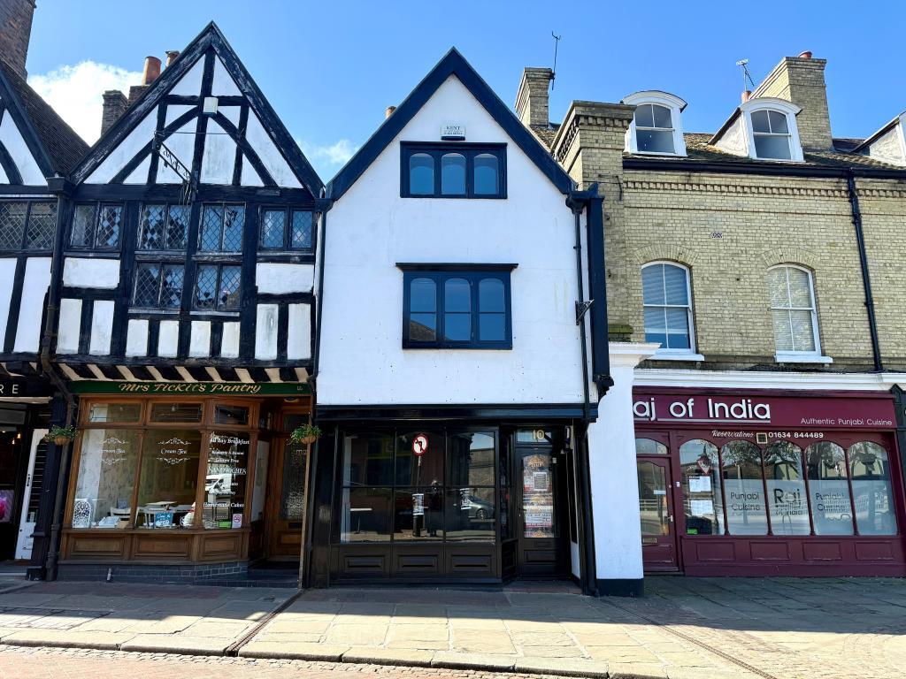 Penfold House, 10 High Street... 6 bed terraced house - £210,000