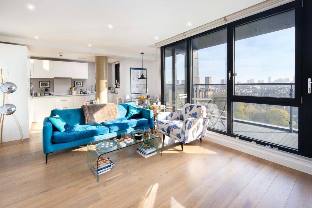 Grand Regent Tower, 2 Cadmium Square... 2 bed flat for sale - £675,000