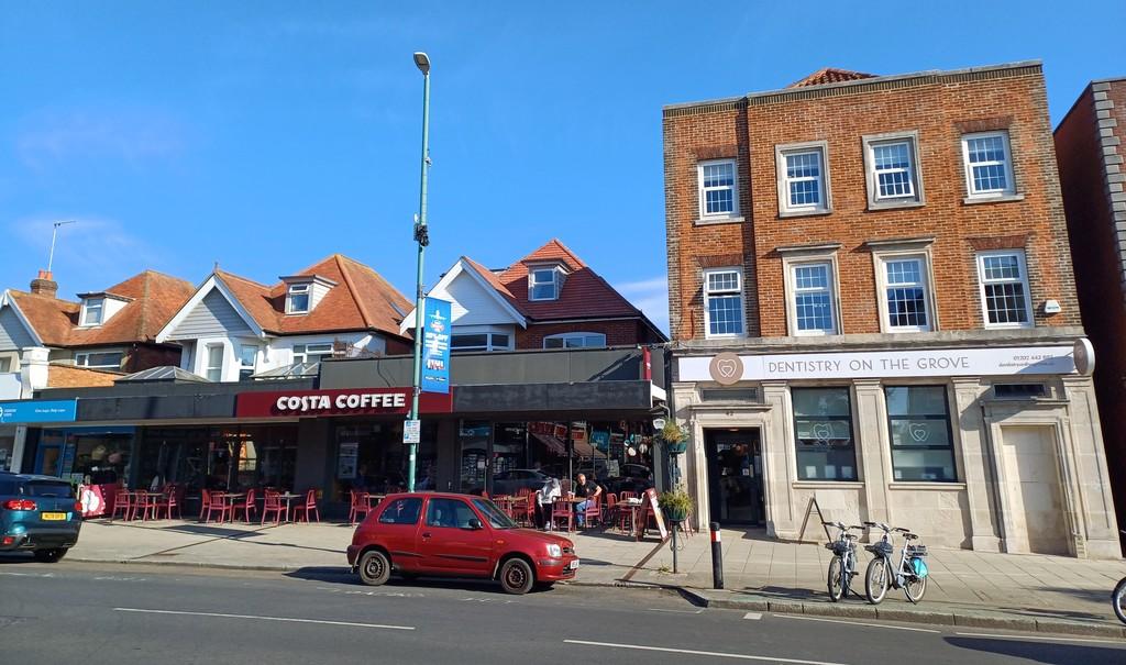 Southbourne Grove, Bournemouth 2 bed apartment to rent - £1,250 pcm (£ ...