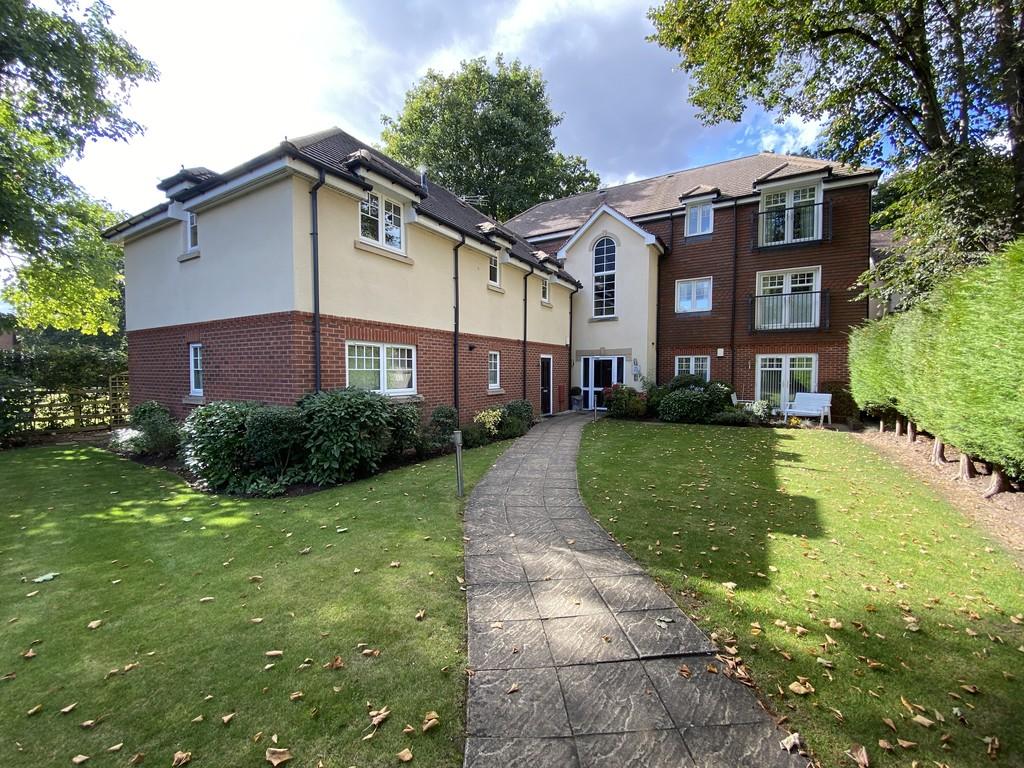 Oak Court, Solihull B91 2 bed apartment for sale - £299,950