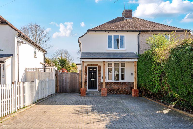Oatfield Road, Tadworth KT20 2 bed property for sale - £525,000