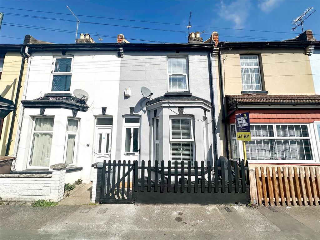 Gordon Road, Gillingham, Kent, ME7 3 bed terraced house - £240,000