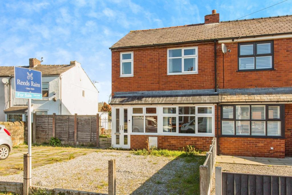 New Street, Wigan WN5 3 bed semi-detached house - £120,000
