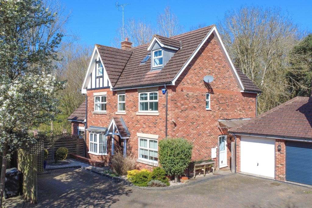 Badgers Brook, Leighton Buzzard, LU7 5 bed detached house - £685,000