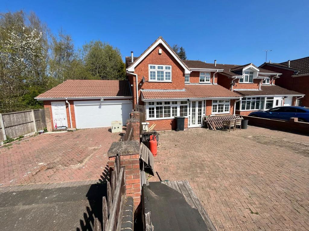 North View Drive, Brierley Hill DY5 4 bed detached house - £375,000
