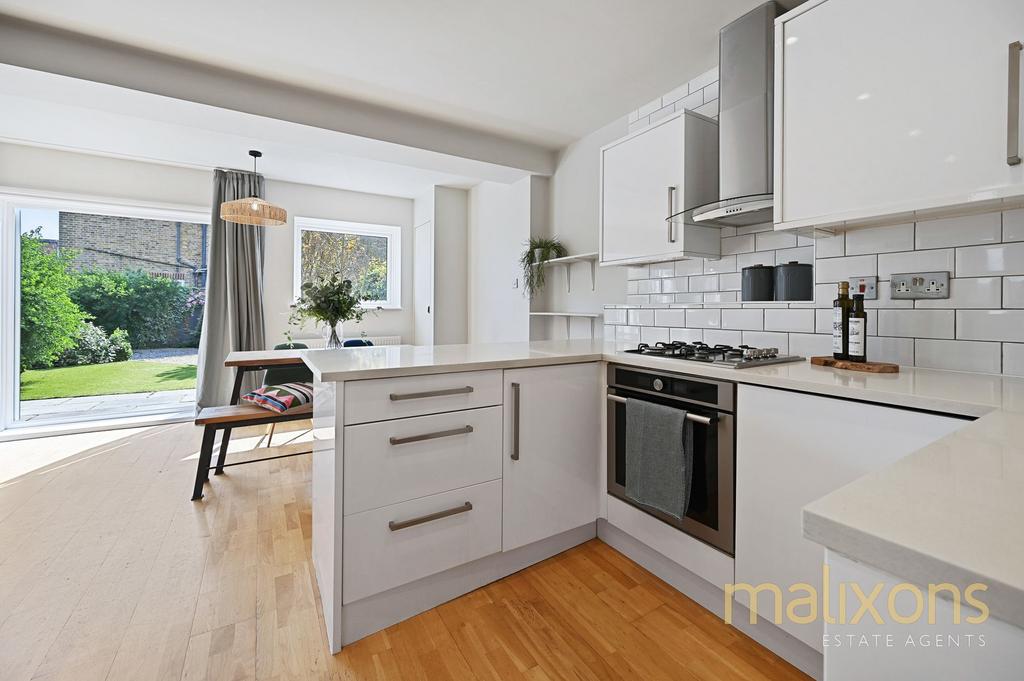 Penistone Road, London SW16 2 bed flat - £600,000