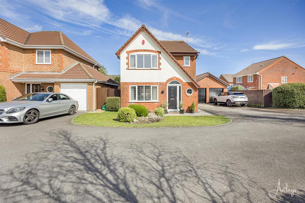 Maes Llwynonn, Cadoxton, Neath 3 bed detached house for sale - £319,995