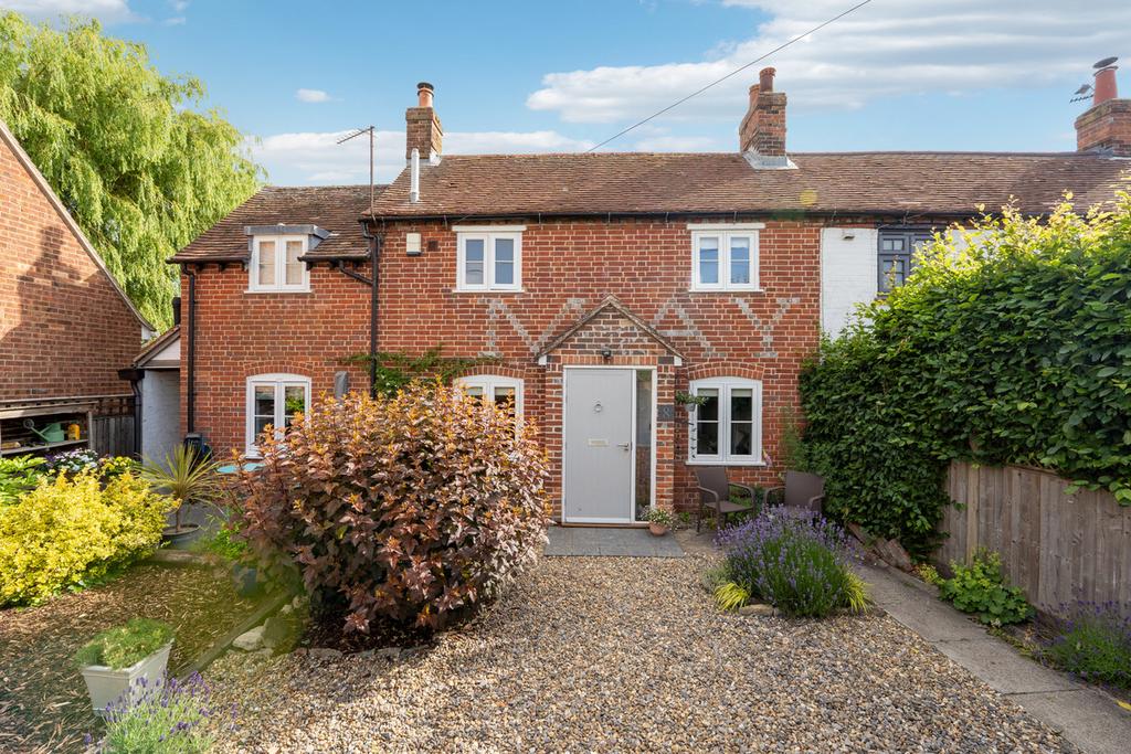 May Cottage Britwell Road... 2 bed cottage for sale - £390,000