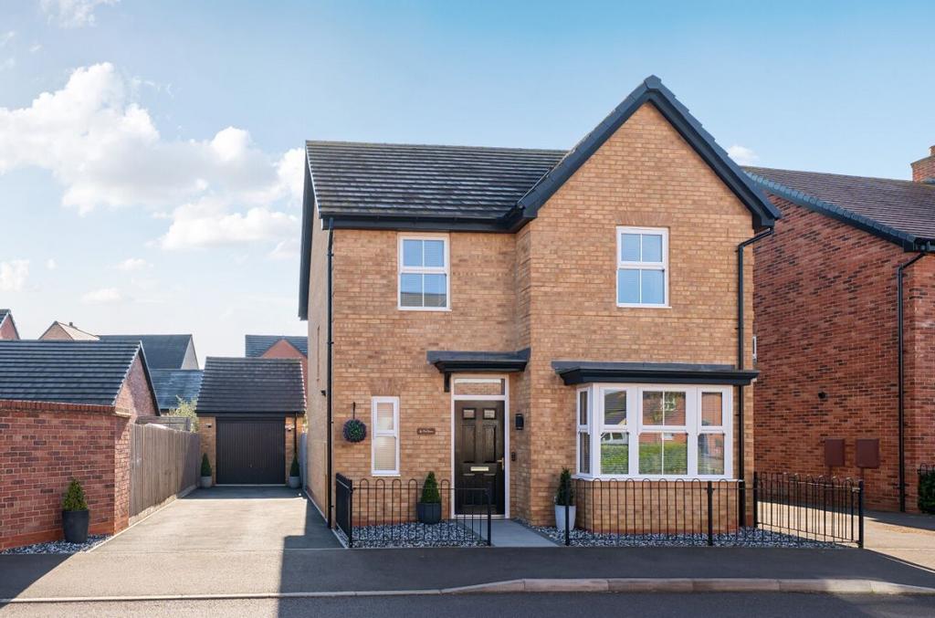 The Roes, Cranfield, Bedford 4 bed detached house for sale - £465,000