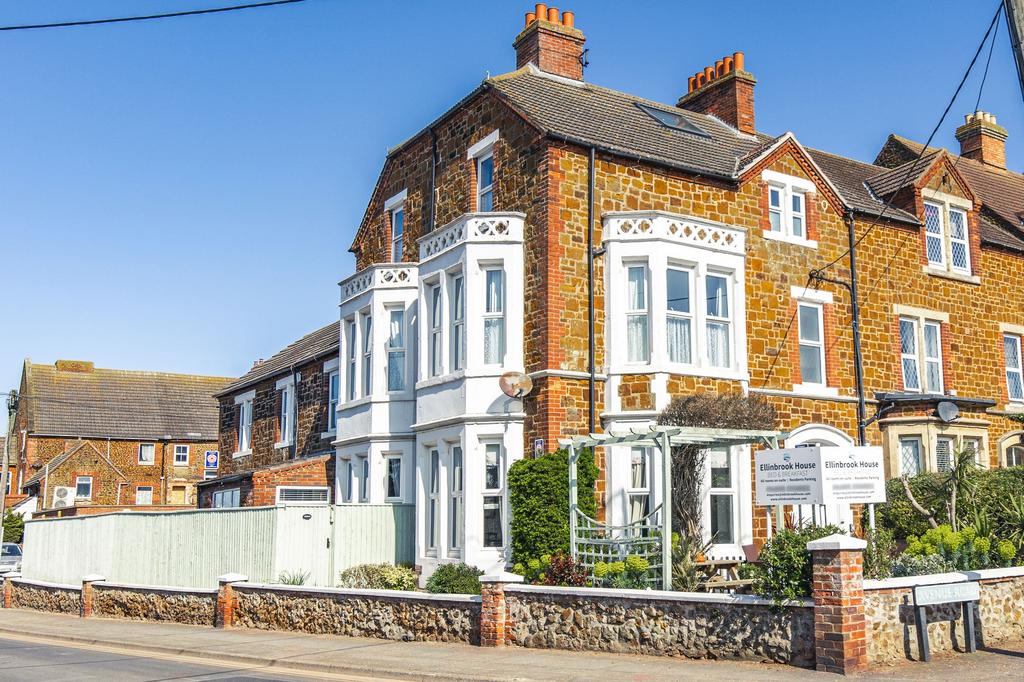 Hunstanton 7 bed semi-detached house for sale - £725,000
