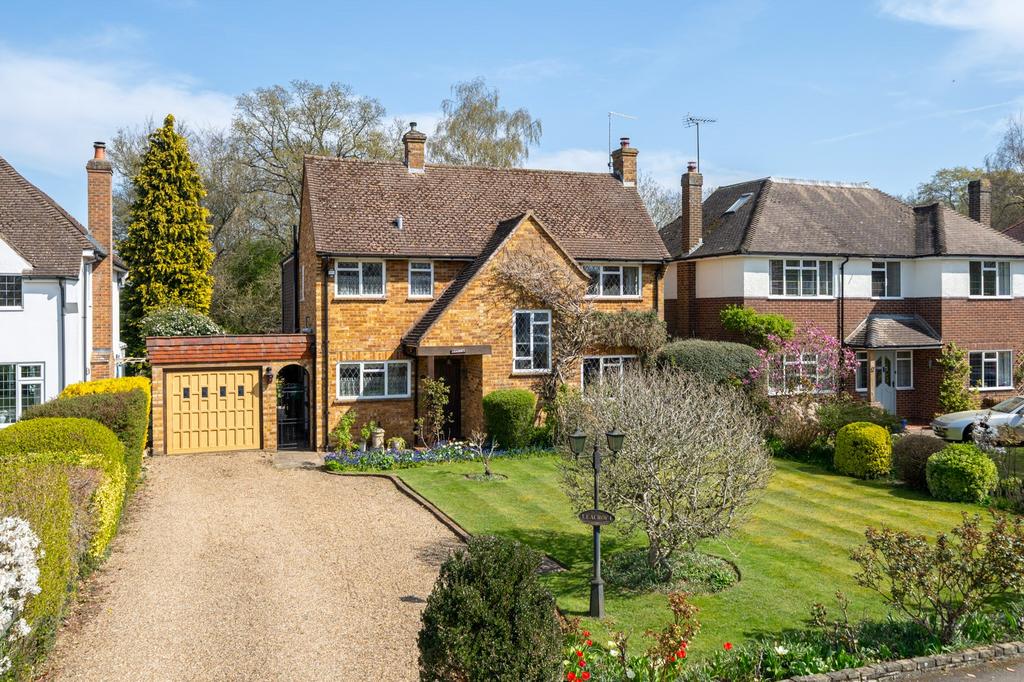 Rambling Way, Potten End, Berkhamsted... 3 bed detached house for sale ...