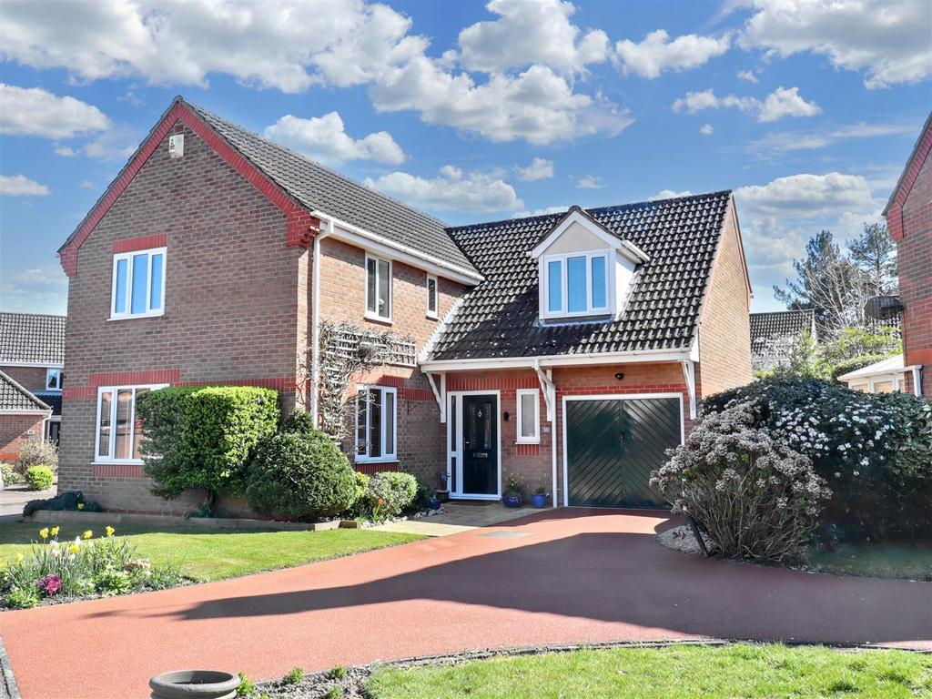Henby Way, Norwich NR7 4 bed detached house - £450,000