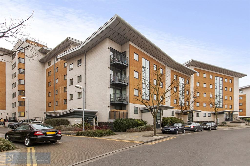 Fishguard Way, E16 1 bed apartment - £1,450 pcm (£335 pw)