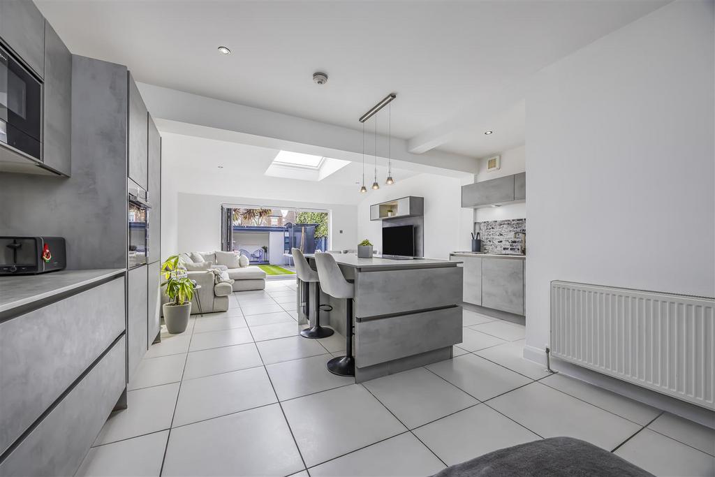 Kenyon Road, Portsmouth PO2 2 bed semi-detached house for sale - £325,000