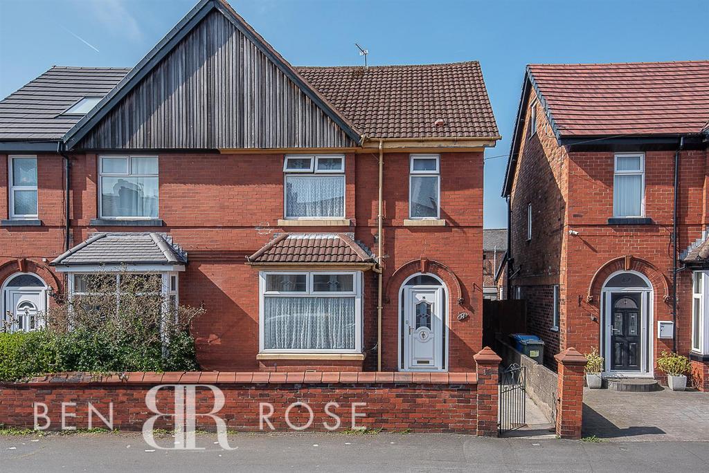 Yarrow Road, Chorley 3 bed semi-detached house for sale - £189,995