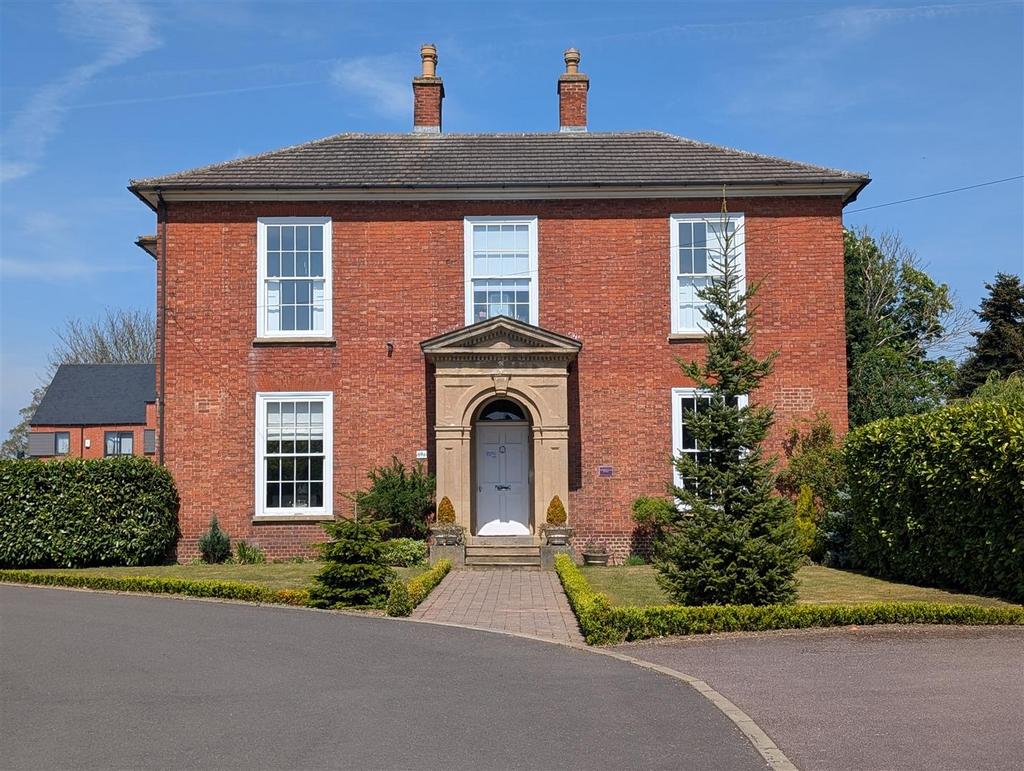 Main Street, Balderton 4 bed semi-detached house - £450,000