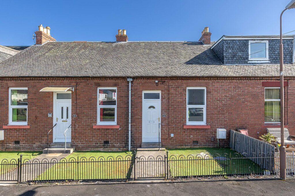 Beresford Rise, Dedridge EH54 2 bed bungalow - £140,000