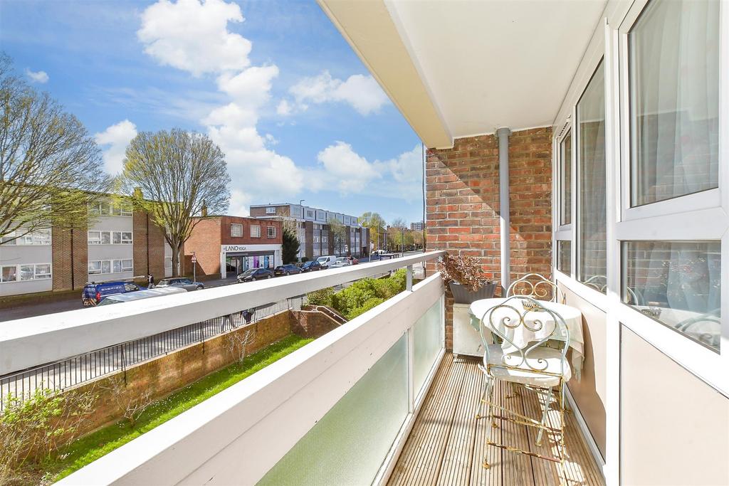 Roslyn House, Southsea PO5 1 bed apartment - £115,500