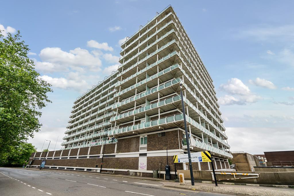 Northampton House NN1 3NB Town Centre... 2 bed flat - £1,000 pcm (£231 pw)