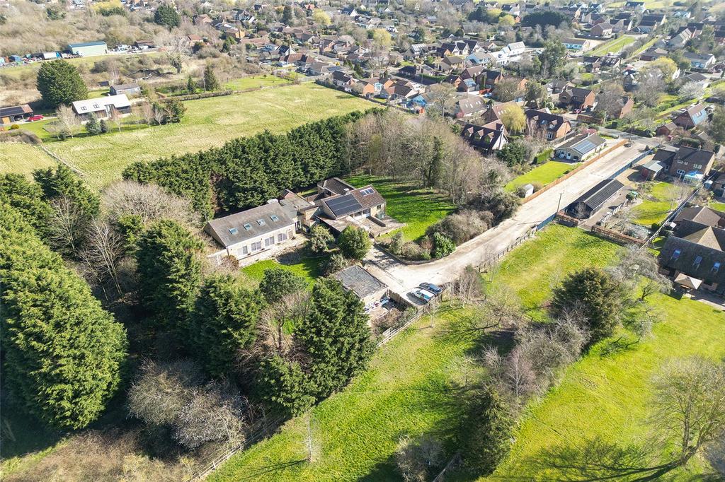 West Drive, Highfields Caldecote... 5 bed bungalow - £800,000