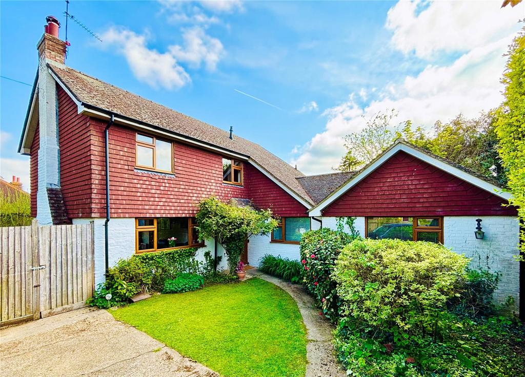 South Rough, Newick 4 bed detached house - £700,000
