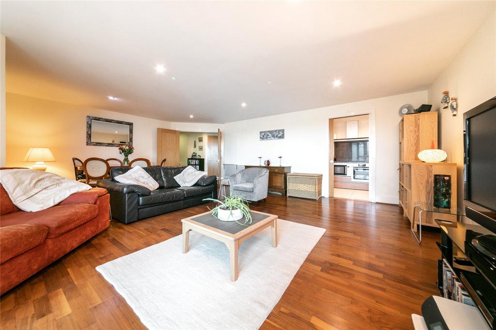 St. George Wharf, London SW8 2 bed apartment - £2,950 pcm (£681 pw)