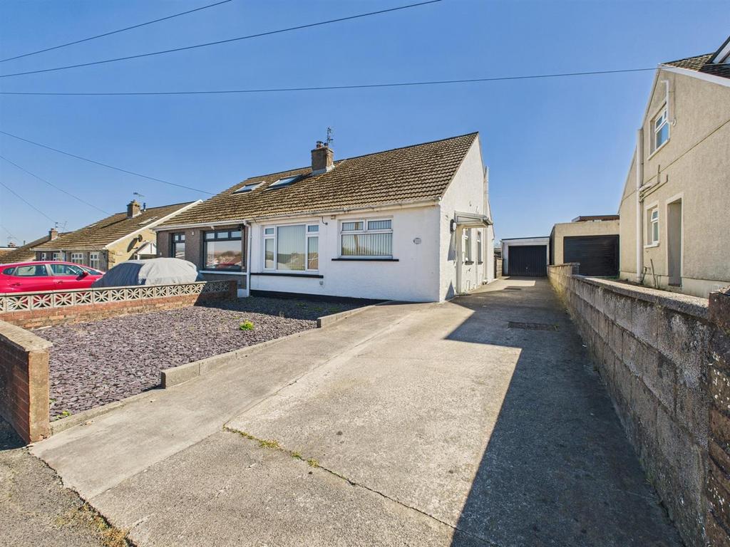Merlin Crescent, Bridgend CF31 2 bed semi-detached bungalow for sale ...