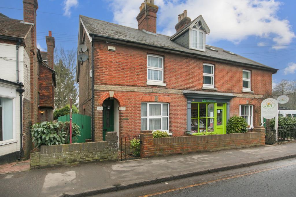 London Road, Forest Row, RH18 3 bed semi-detached house for sale - £350,000