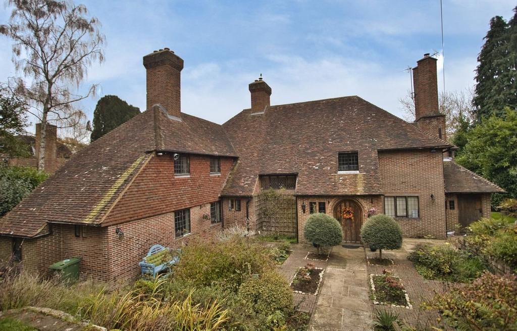 Rectory Lane, Saltwood, Hythe, Kent... 5 bed detached house - £4,950 ...