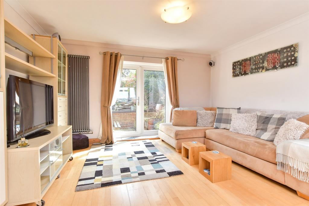 Lyminster Avenue, Brighton BN1 4 bed semi-detached house - £363,000