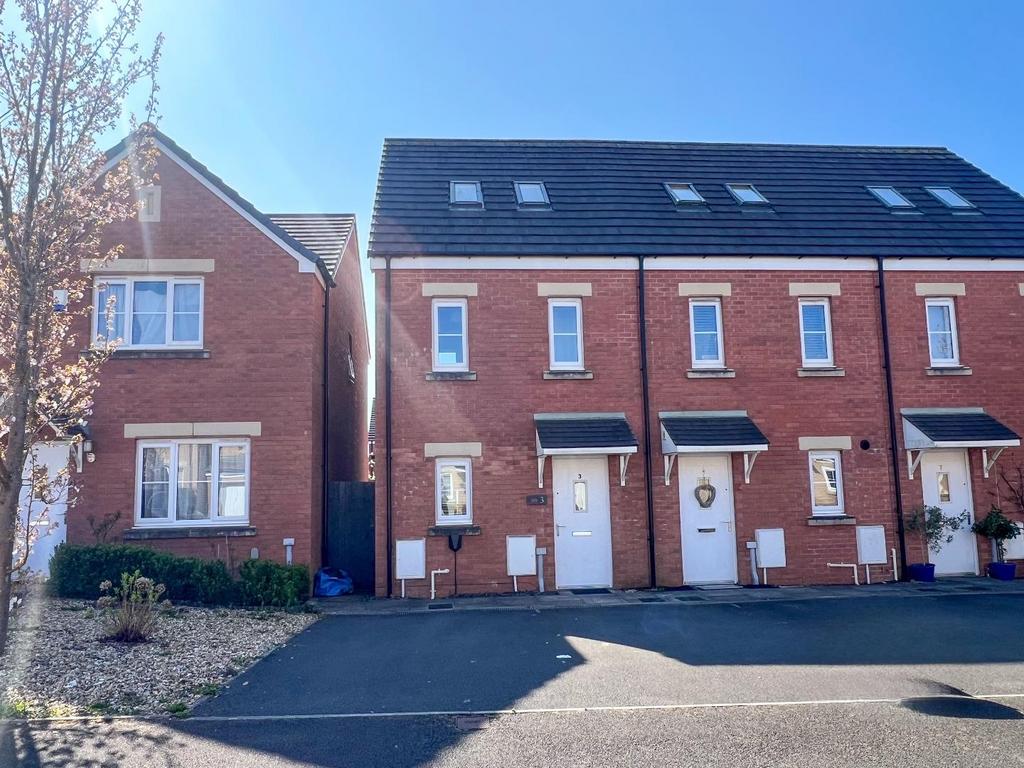 Ffordd Yr Eiddew, Coity, Bridgend... 3 bed townhouse - £220,000