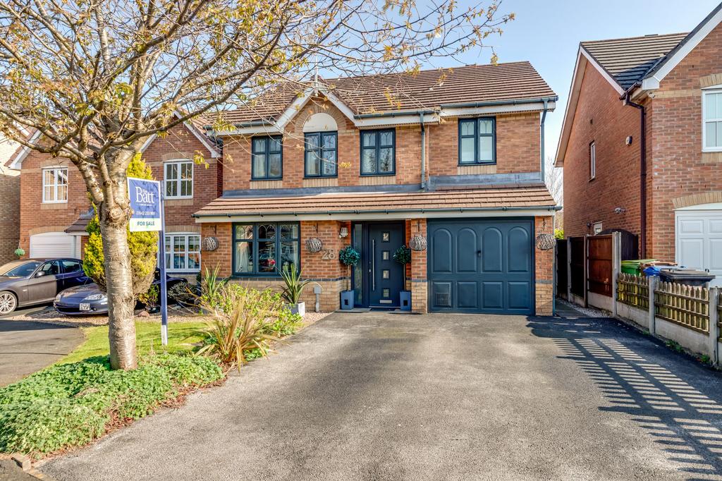Stuart Close, Wigan WN2 4 bed detached house for sale - £300,000