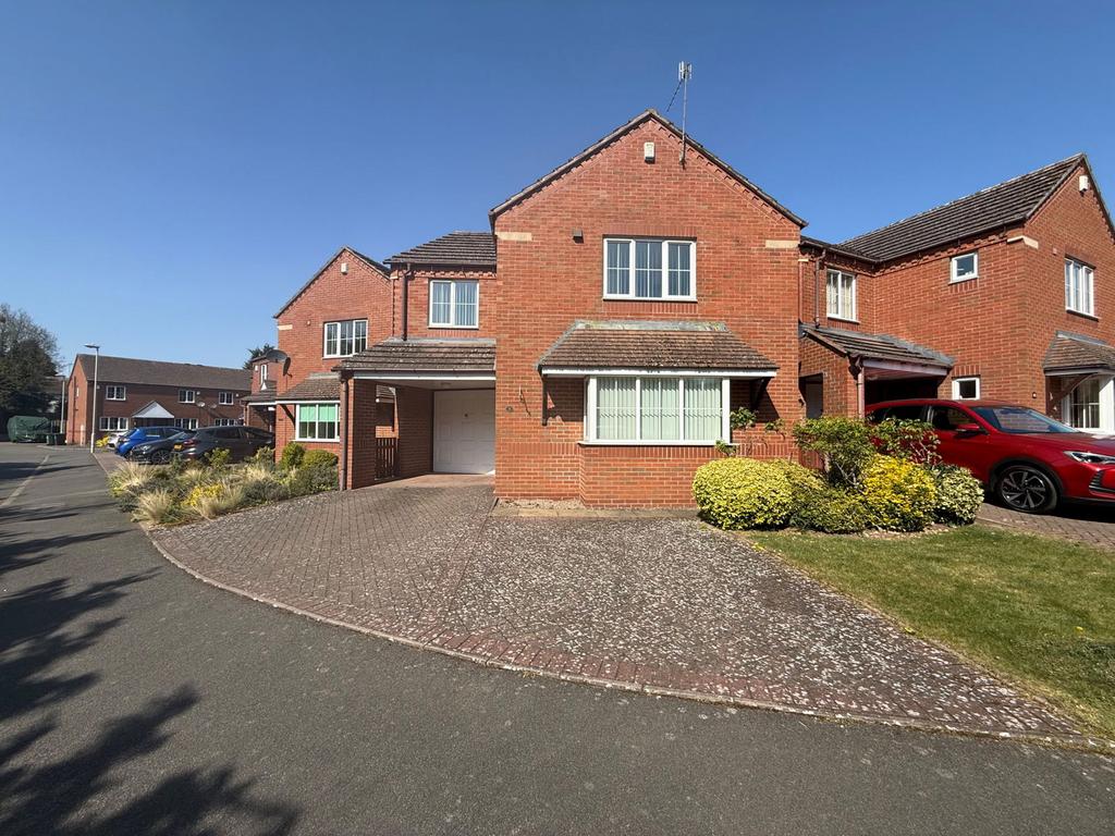Overman Close, Stourbridge DY9 3 bed detached house - £265,000