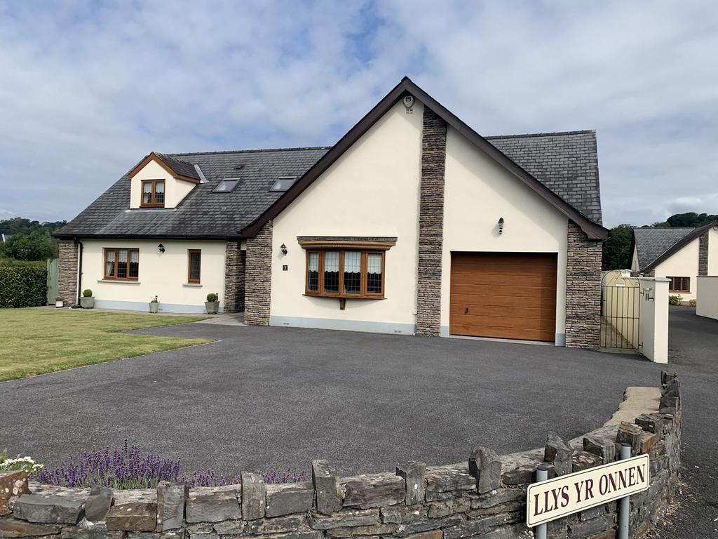 Llys Yr Onnen, Ffairfach, Llandeilo... 3 bed detached house for sale ...