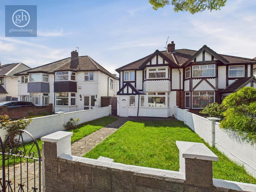 West End Road, Ruislip HA4 3 bed semi-detached house - £600,000