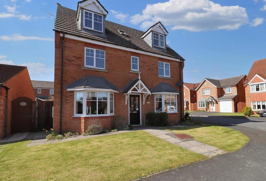 Grenadier Close, Bramley Green... 6 bed detached house - £325,000