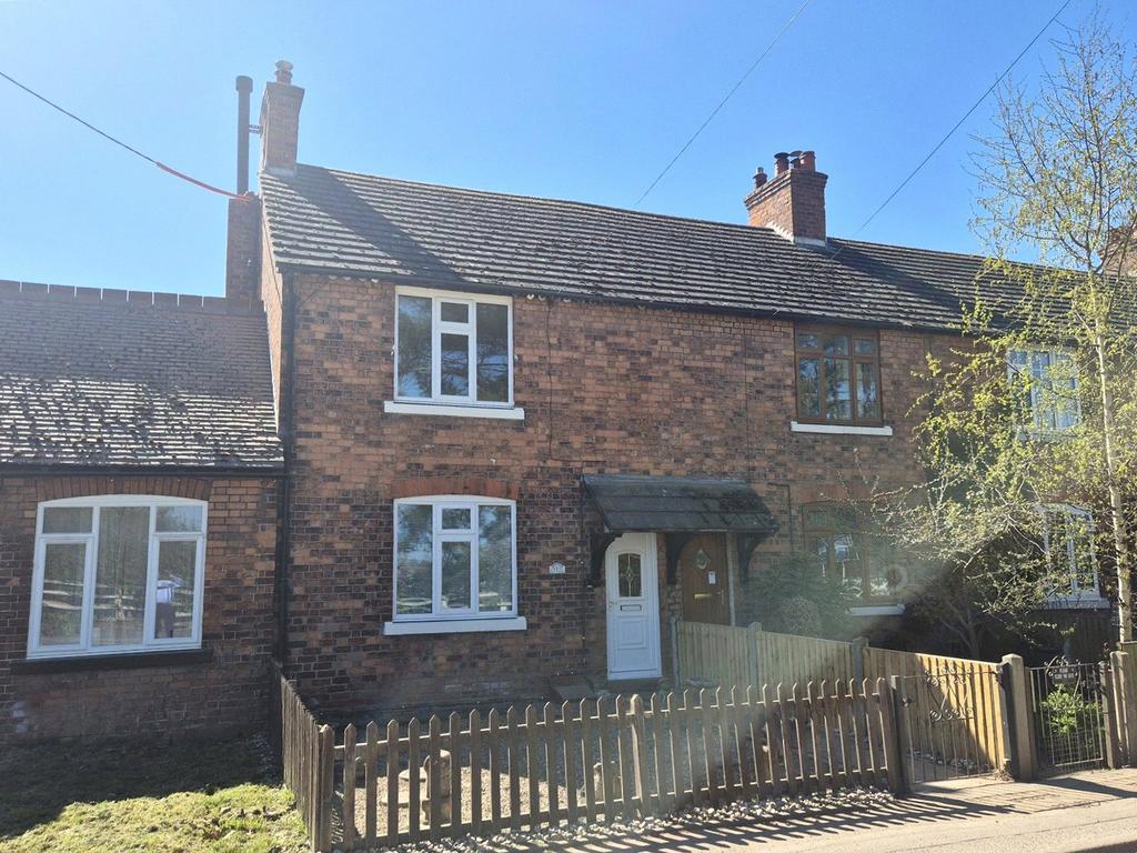 Roden Lane, Telford, Shropshire, TF6 2 bed terraced house - £220,000