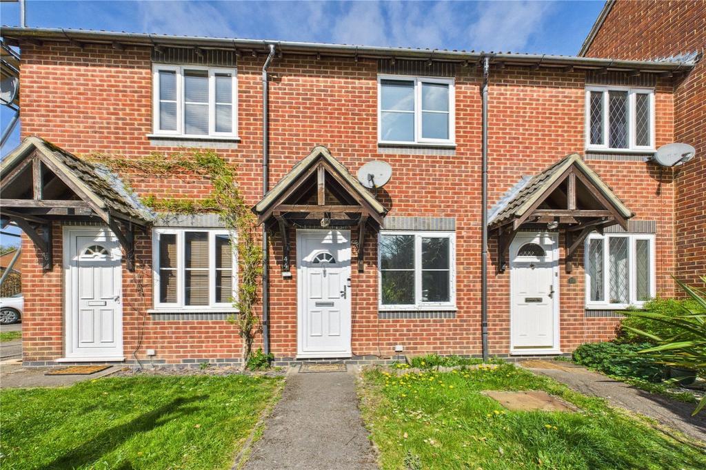 Falcon Fields, Tadley, Berkshire, RG26 1 bed terraced house - £1,150 ...