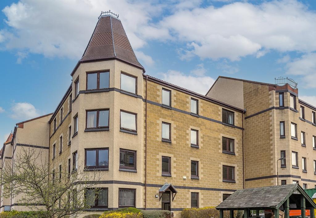 West Bryson Road, Edinburgh, EH11 3 bed flat for sale - £300,000